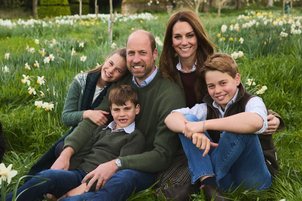 Prince William and Kate Middleton’s Christmas Card Sparks Fan Backlash ...